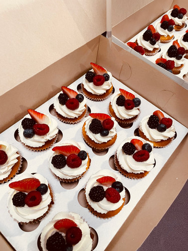 Twelve cupcakes | Fumiescakes