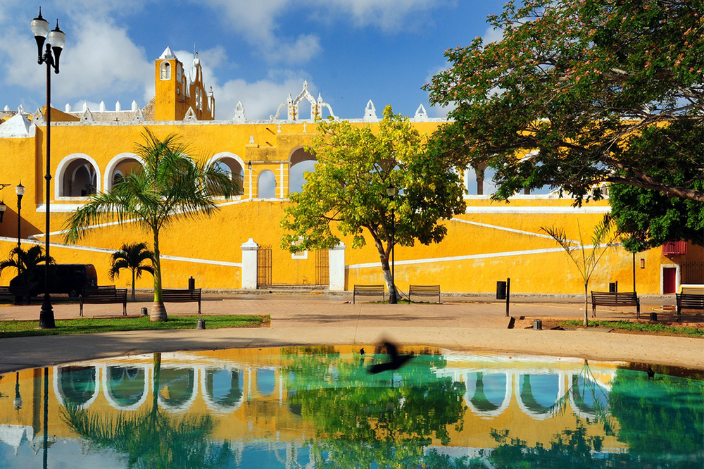 Impresionante Pueblo Mágico de color Amarillo en México