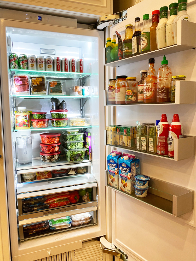 6 Steps to Freshen Your Fridge