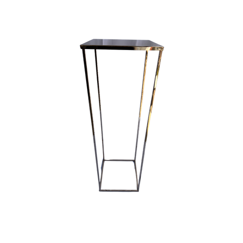 METALLIC GOLD FLORAL RISER | The Perfect Day