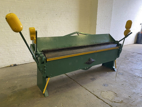 Edwards Truefold Box & Pan Folder | Quinn Bros