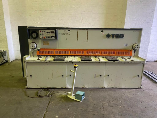 YSD 2.5m X 6mm Hydraulic Guillotine | Quinn Bros
