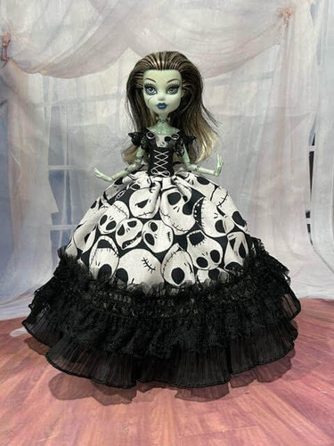 Black and White Skeleton Dress for your G1 Monster High Doll ...