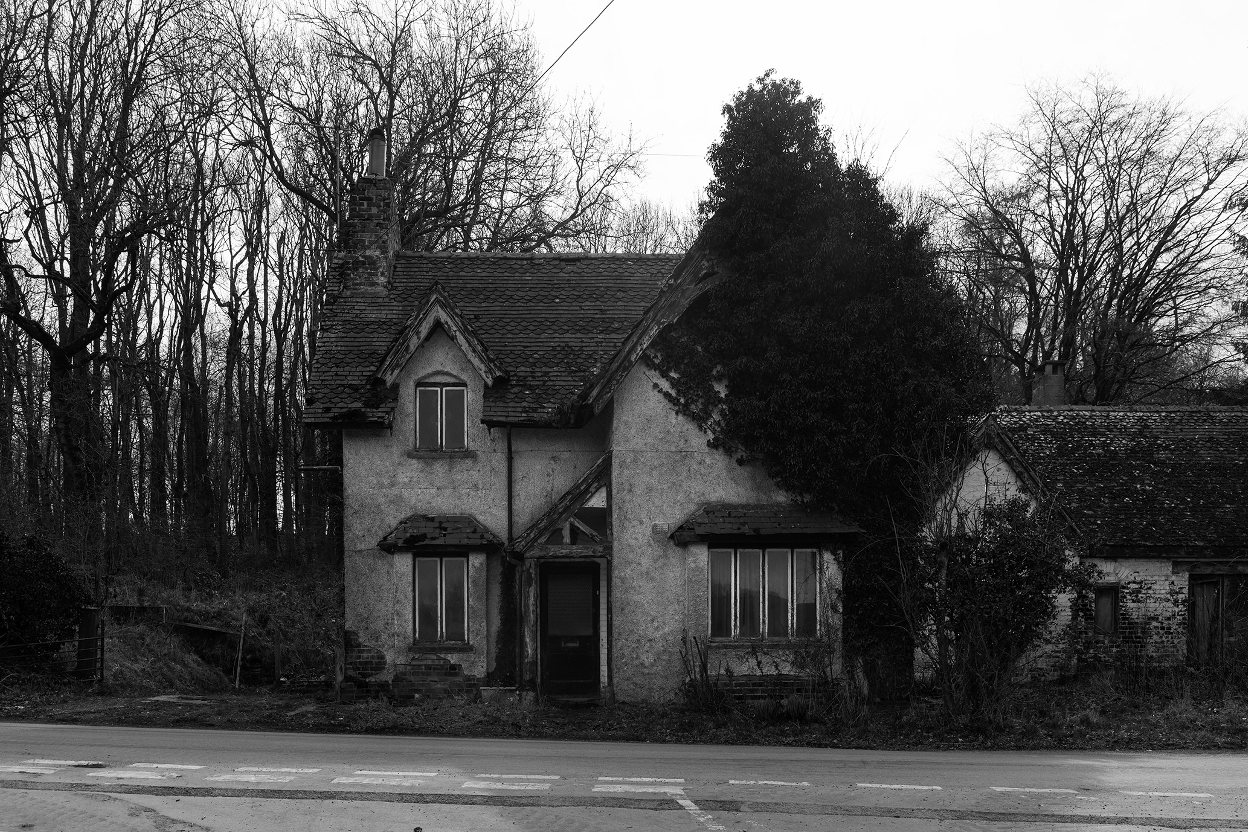 Vampire House | A WORLD IN RUINS | Urbex photography