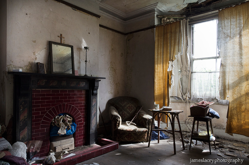 Bucket House | A WORLD IN RUINS | Urbex Photography