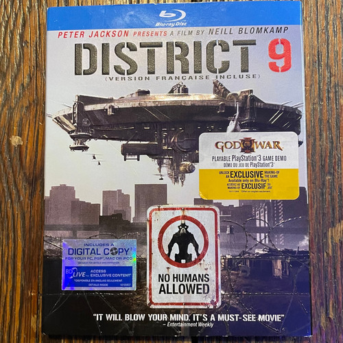 DISTRICT 9 - Blu-ray | CAVITY CuriosityShop