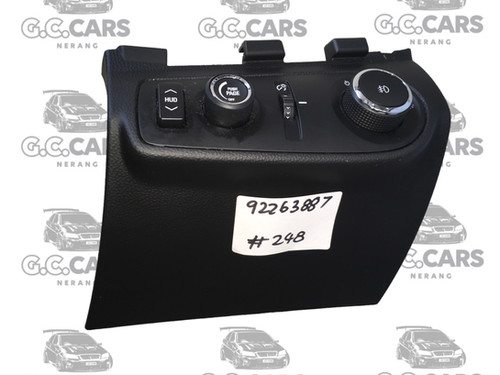HOLDEN COMMODORE VF Console Trim Cover Auto headlight switch with HUD ...