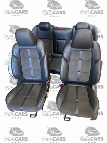 VF SSV SEDAN STORM SEAT SET HOLDEN COMMODORE GENUINE GM RED STITCHING ...