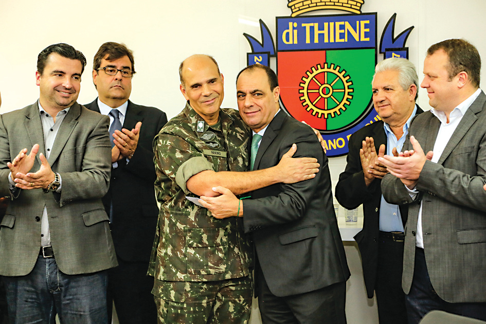 São Caetano recebe visita do general de brigada do Exército - ABC Repórter