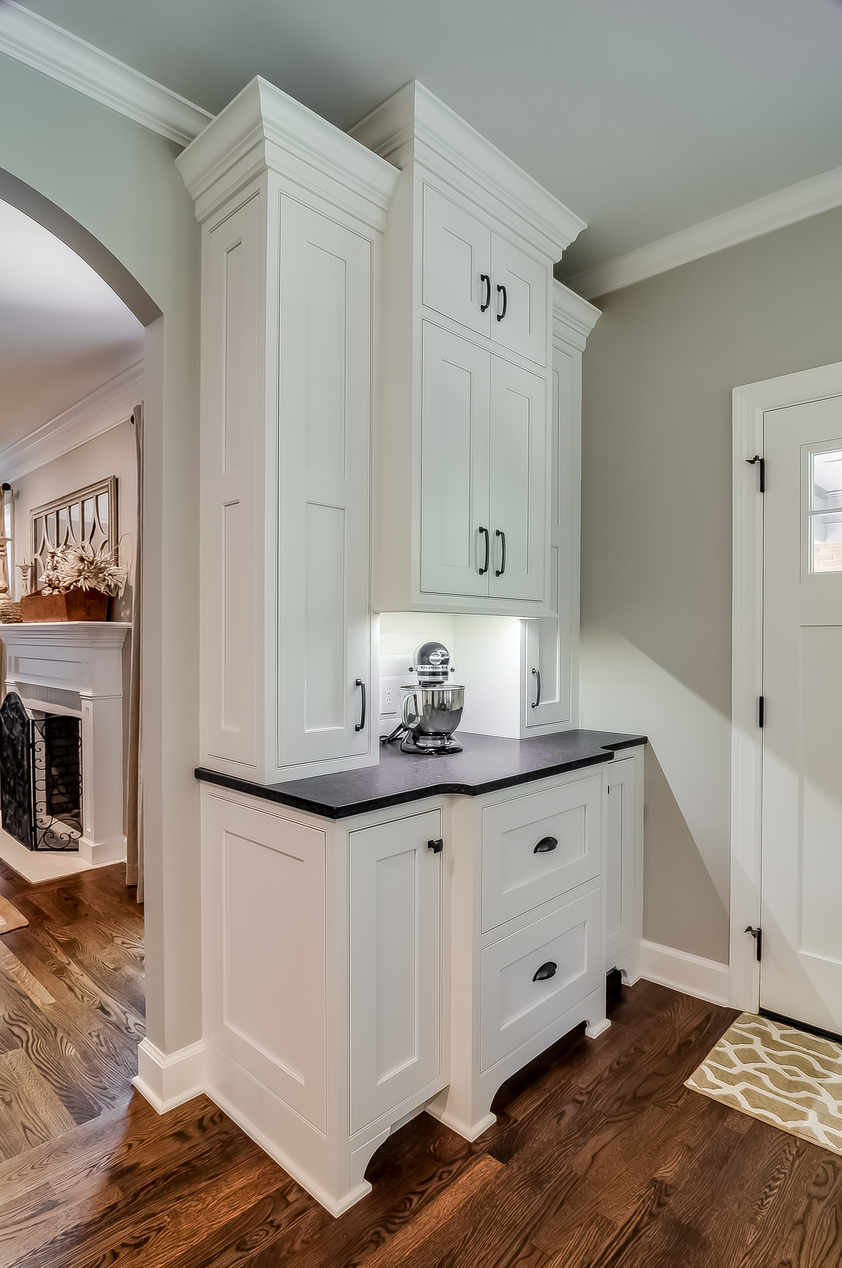 Butler's Pantry / Bar Areas | brentwood-cabinets