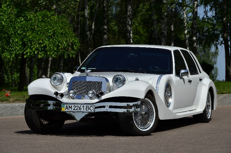 Lincoln town car remake retro excalibur