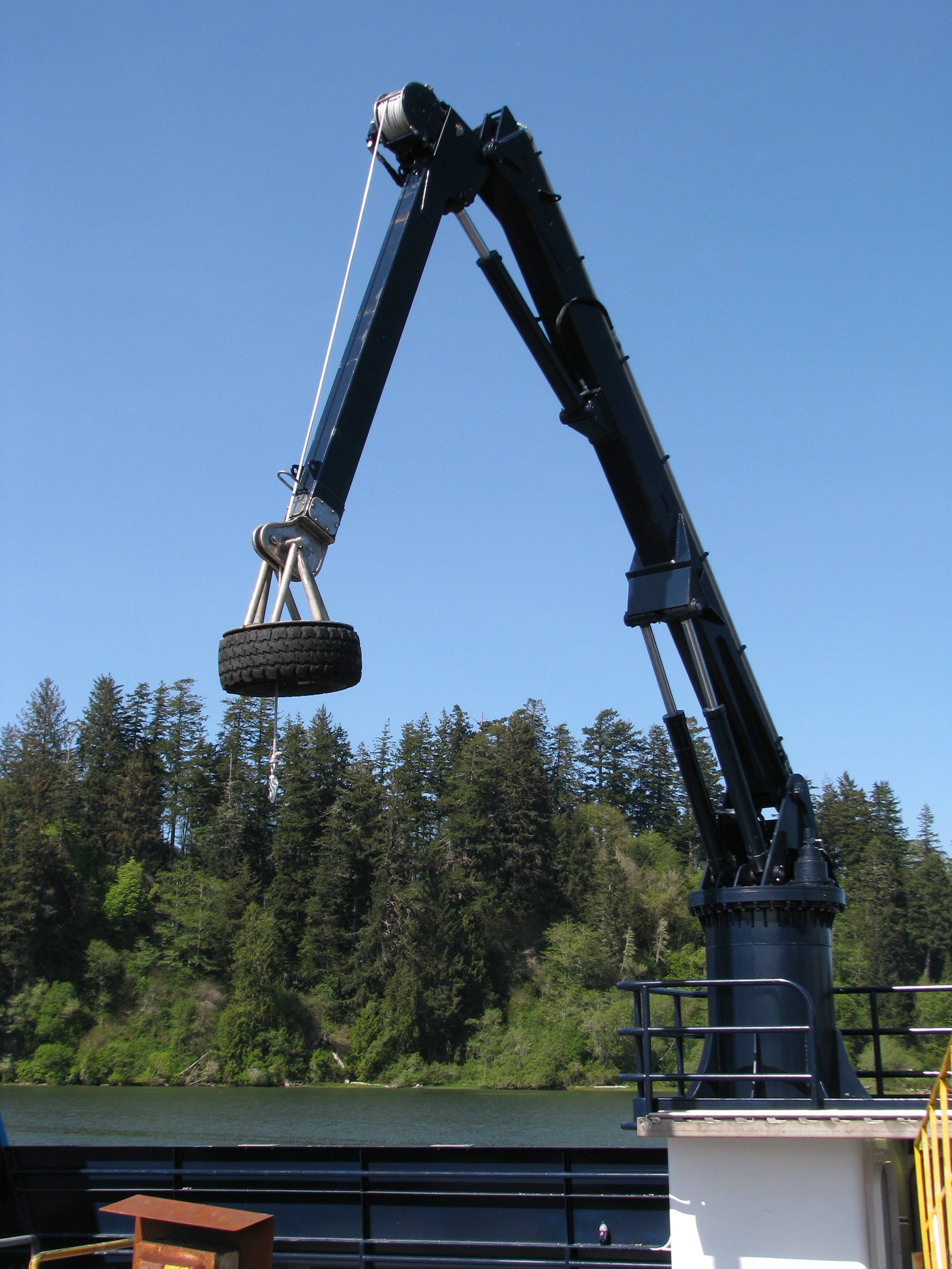 Marine Commerical Vessel Cranes | Knuckle Cranes | Telescoping Cranes