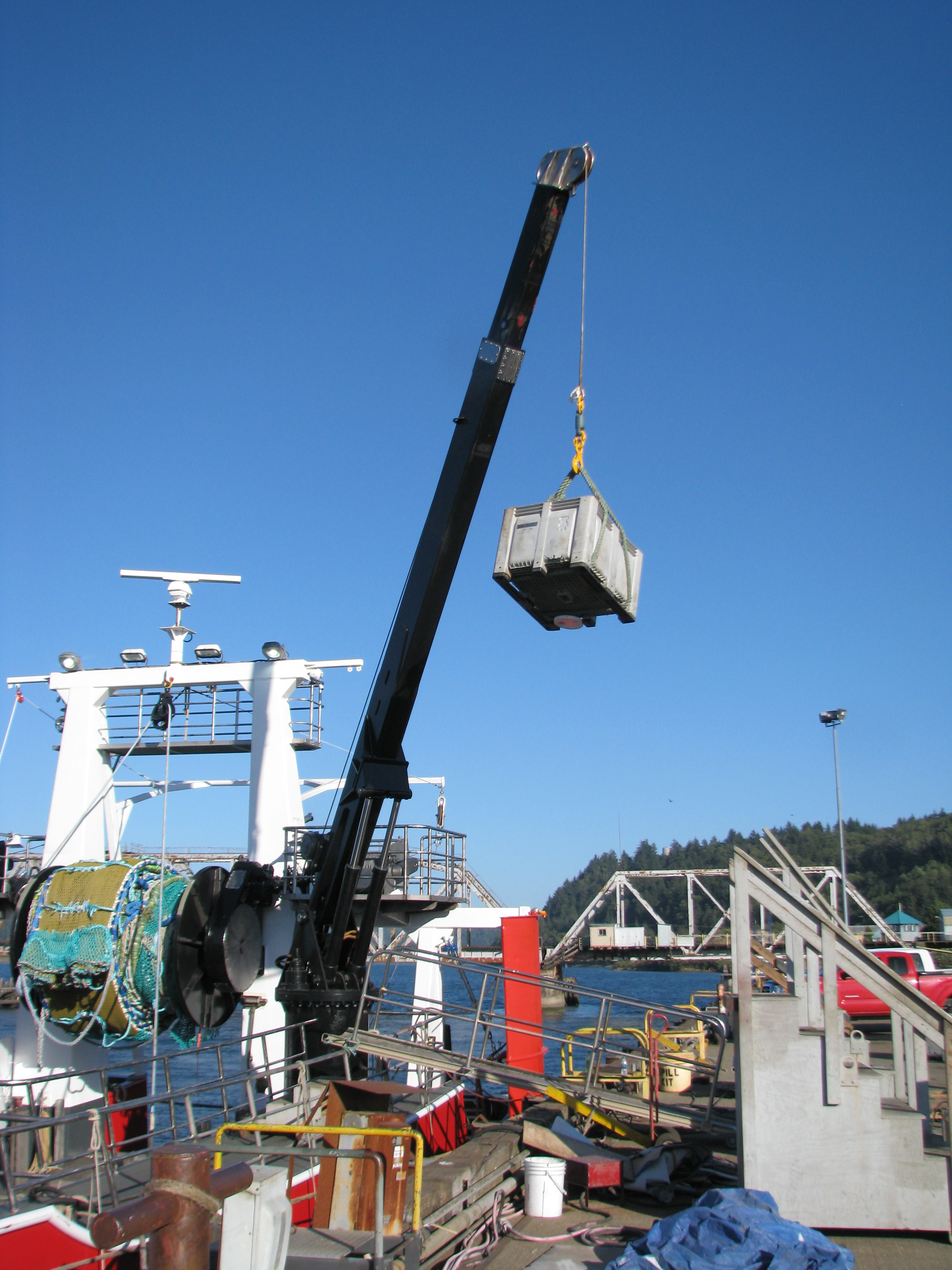 Marine Commerical Vessel Cranes | Knuckle Cranes | Telescoping Cranes