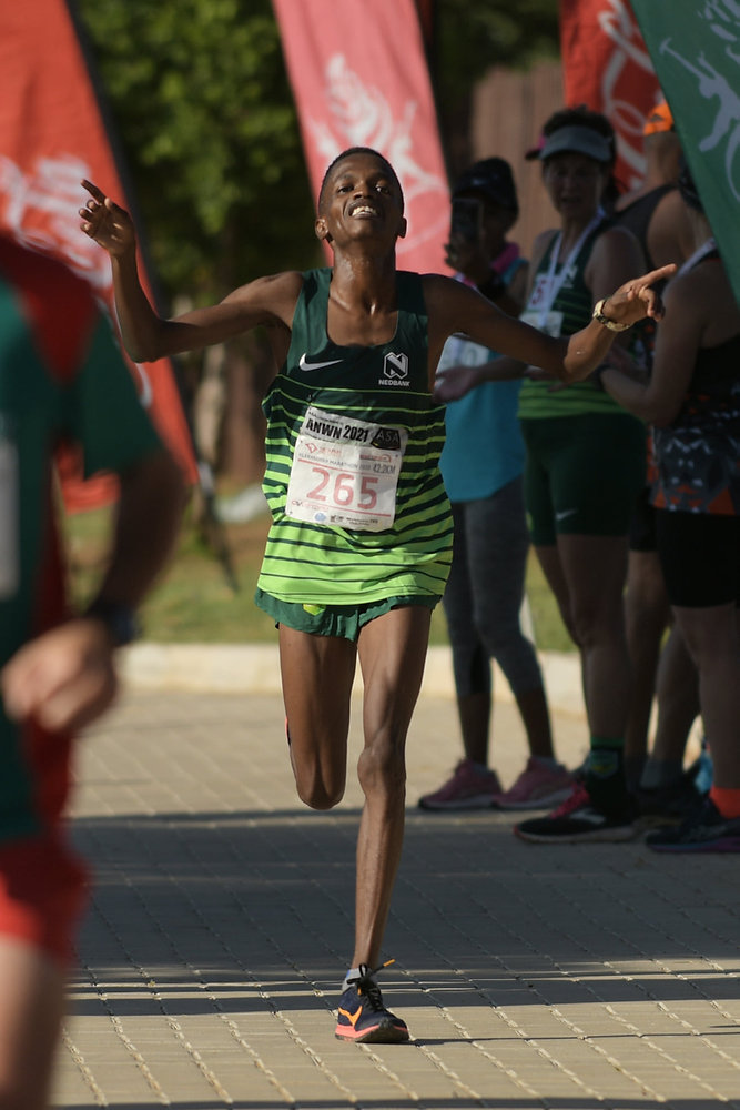 Khonkhobe wins SARun 4 Cancer 48km