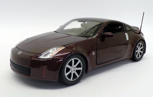 Auto World Collectible Nissan 350Z 1:18 Scale Diecast Car | Slot Car Depot