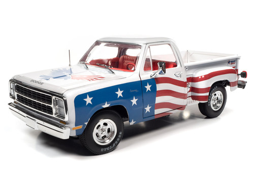 Auto World '80 Dodge D150 Patriotic Pick-Up Truck 1:18 Scale Diecast ...