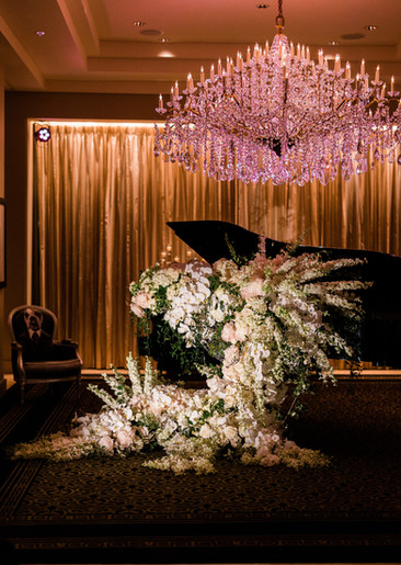 ELIZABETH & CHRISTOPHER | Blooming Gallery