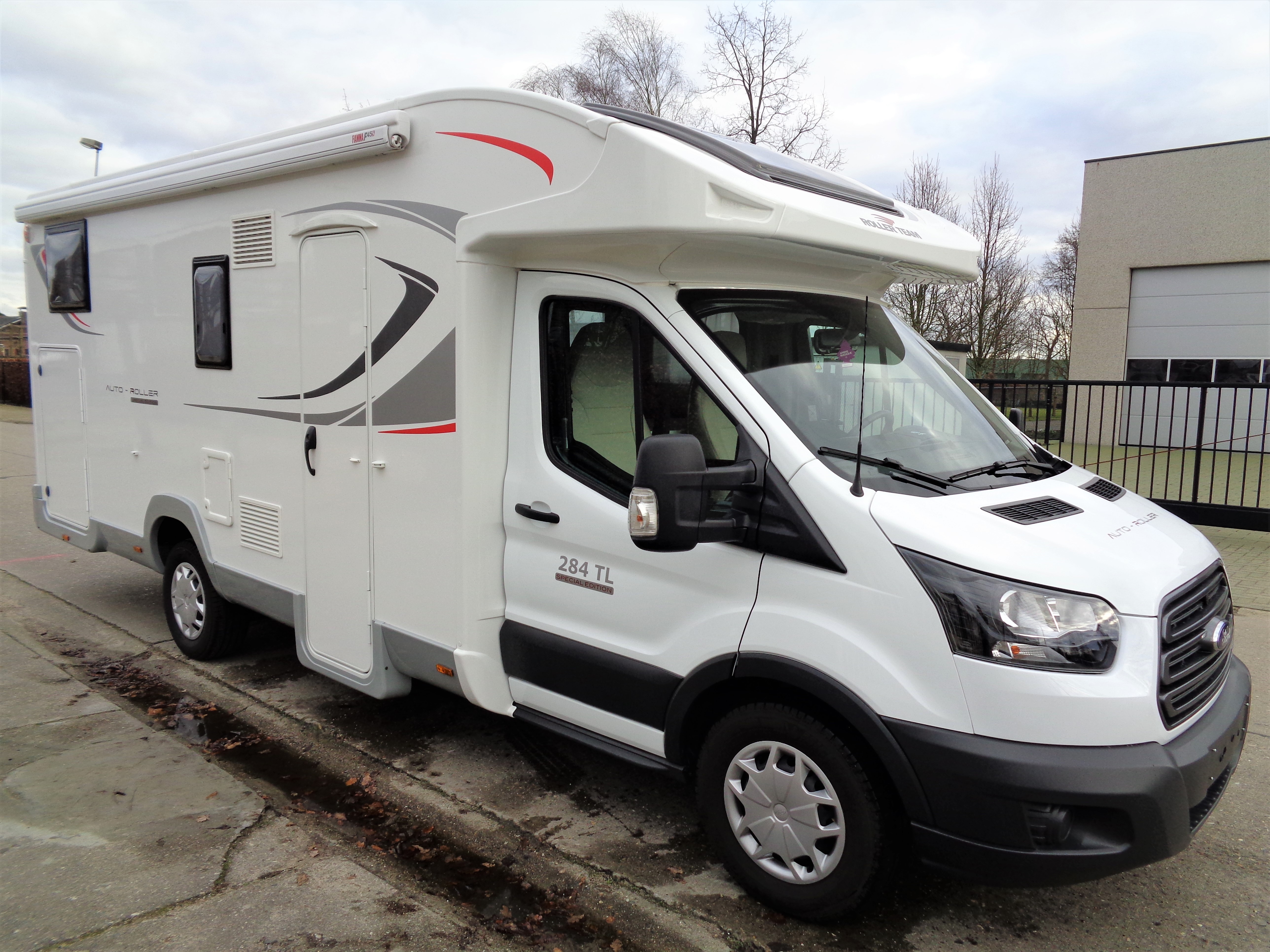 Motorhomes Trommelen/ aan- en verkoop motorhomes/ campeerwinkel beerse