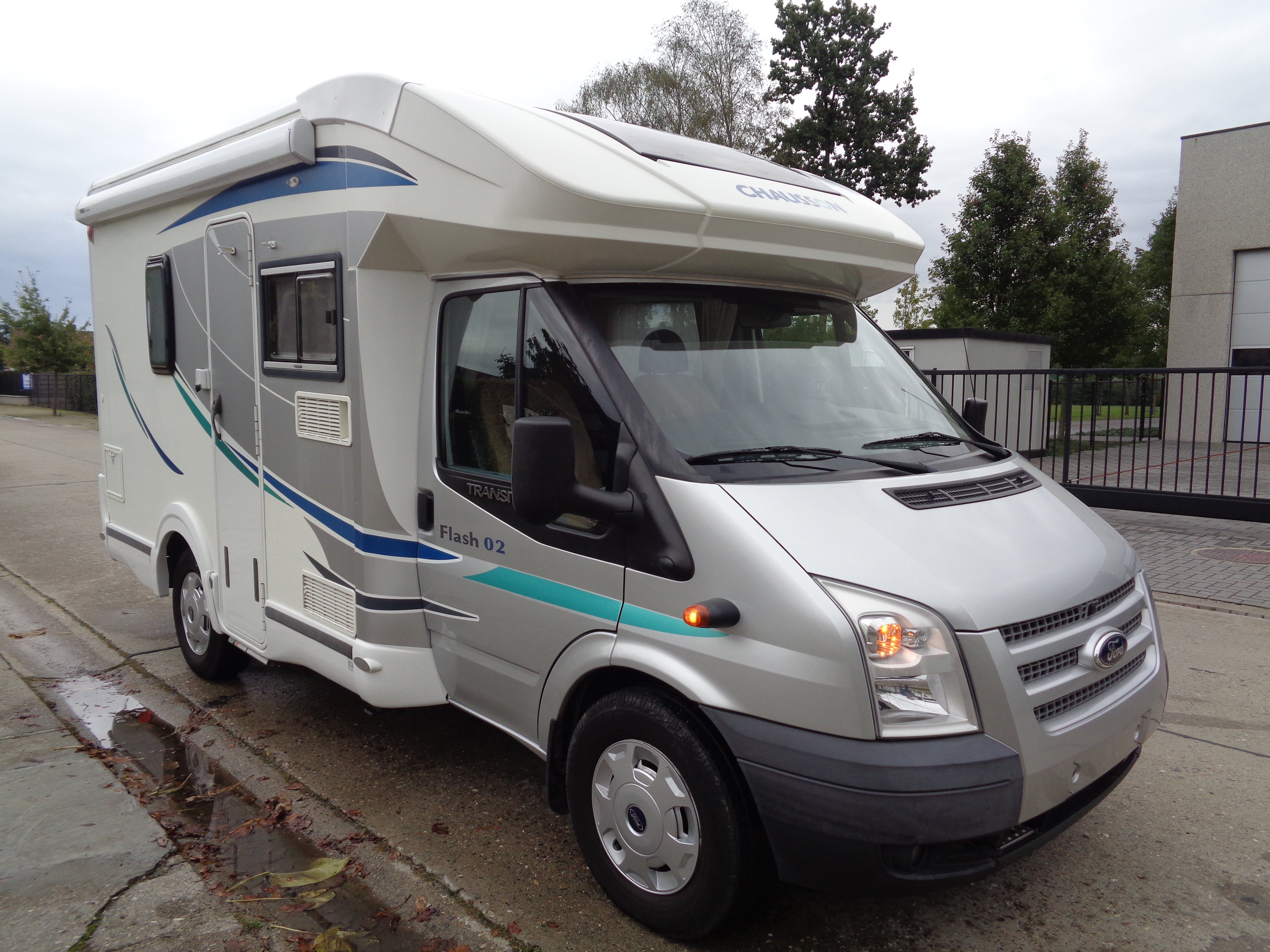 Motorhomes Trommelen/ aan- en verkoop motorhomes/ campeerwinkel beerse