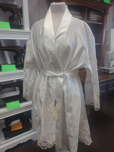 Custom Bridal Robe | ItsSewMonica.com