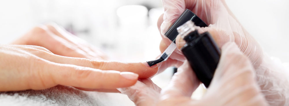 3 Benefits of the Waterless Manicure