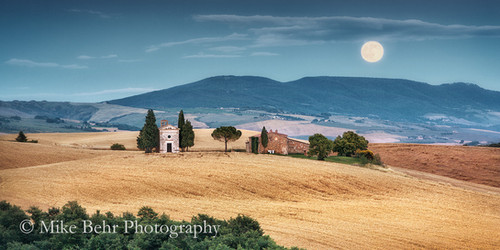 Strawberry Moon Over Tuscany | mikebehrphotography