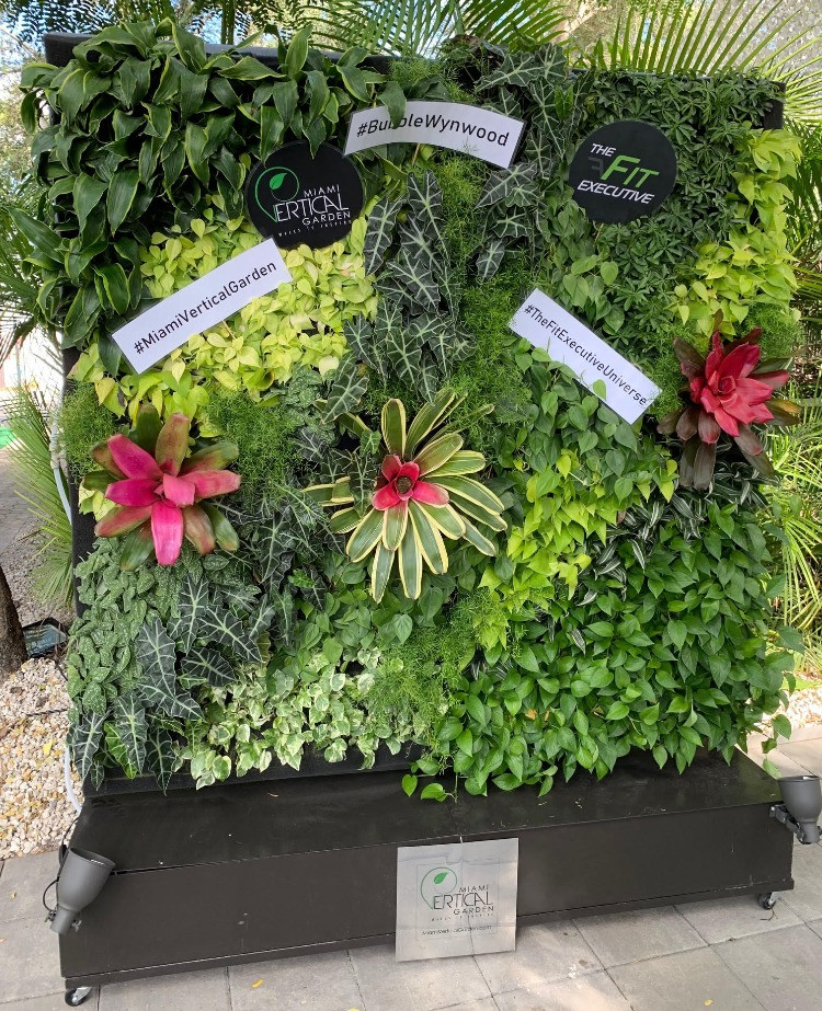 Miami Vertical Gargen & Green Walls: Free-standing Living Displays