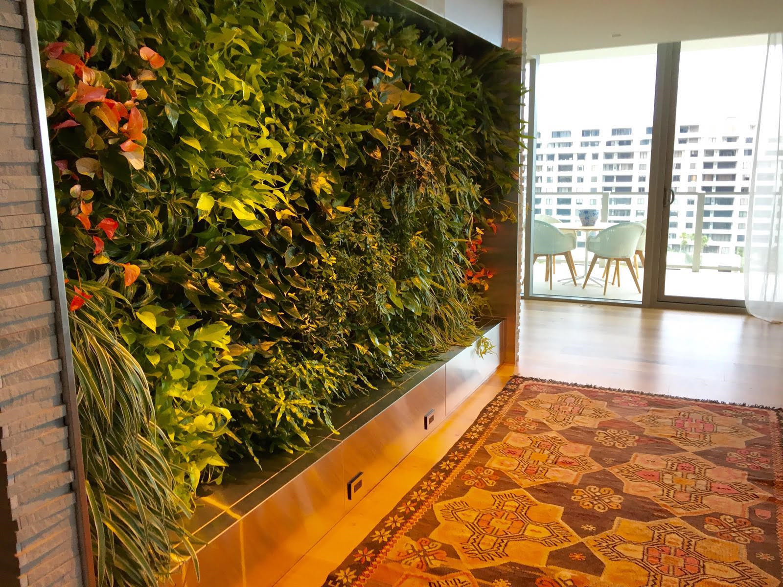 Miami Vertical Gargen and Green Living Walls: Hydroponic System