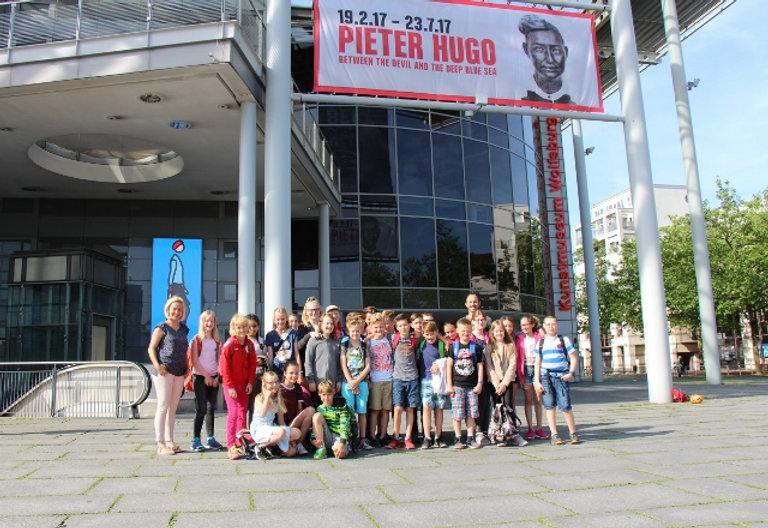 Mit dem Artmobil zu Pieter Hugo ins Kunstmuseum Wolfsburg