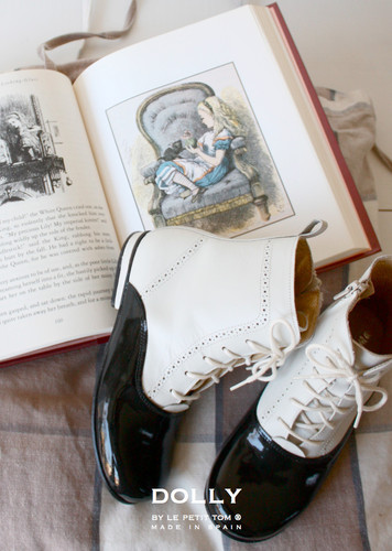 ALICE OFF-WHITE LEATHER W/BLACK PATENT NOSE | kelli-couture