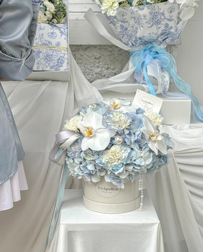 Precious Pearly Blue Box Size S | Ivy & Pollen