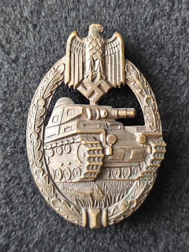 Panzer assault badge in bronze by Karl Wurster. | Edwardmilitaria