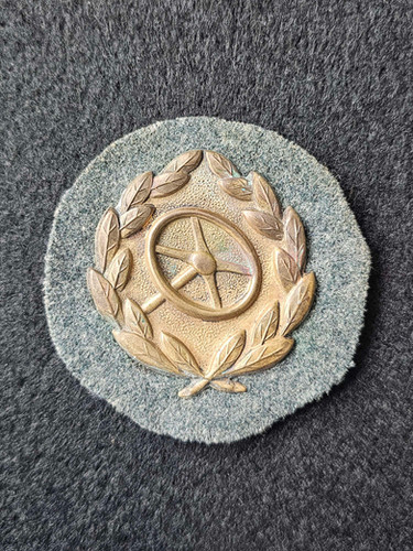 Army drivers badge in bronze. | Edwardmilitaria