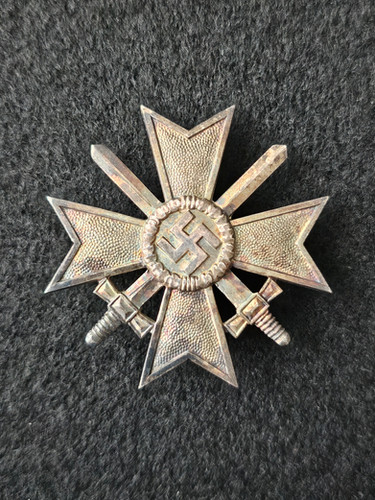 War merit cross 1st class with swords by Deschler "1". | Edwardmilitaria