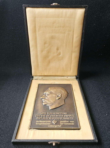 Bronzed Adolf Hitler plaque in Box. | Edwardmilitaria