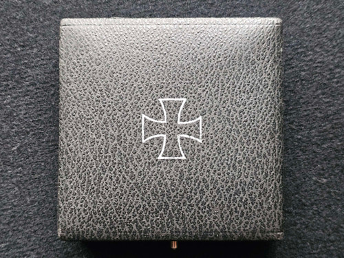 Empty box for Iron Cross 1st Class by Paul Meybauer. | Edwardmilitaria