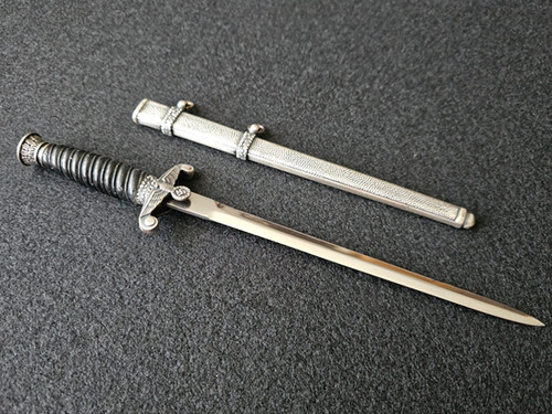 Miniature Wehrmacht dagger with a black handle by Carl Eickhorn ...
