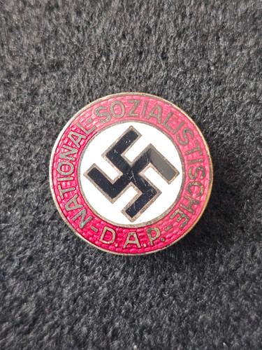 Early NSDAP party pin by Raymond & Nichols "FNR". | Edwardmilitaria