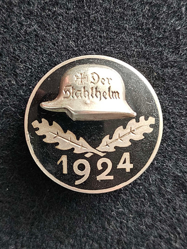 Der Stahlhelm. A 1924 Stahlhelm Membership Badge, By Stahlhof Magdeburg ...