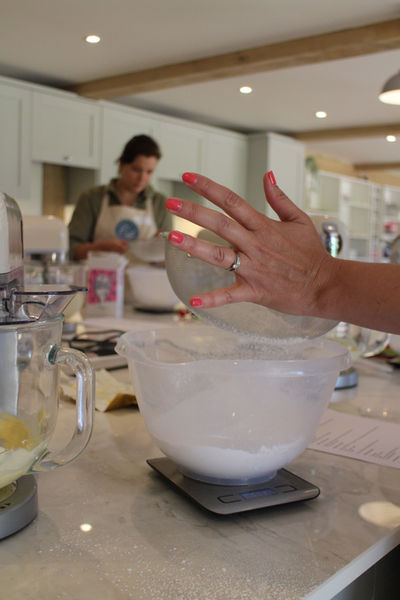 Basic Baking Class | The Cake College