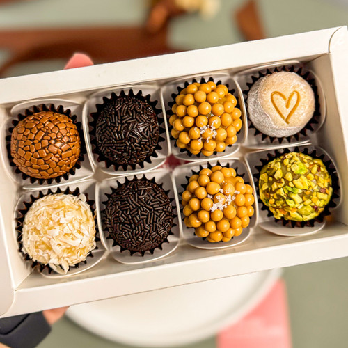 DelicaC’s | 8-Piece Artisan Chocolate Gift – Signature Box