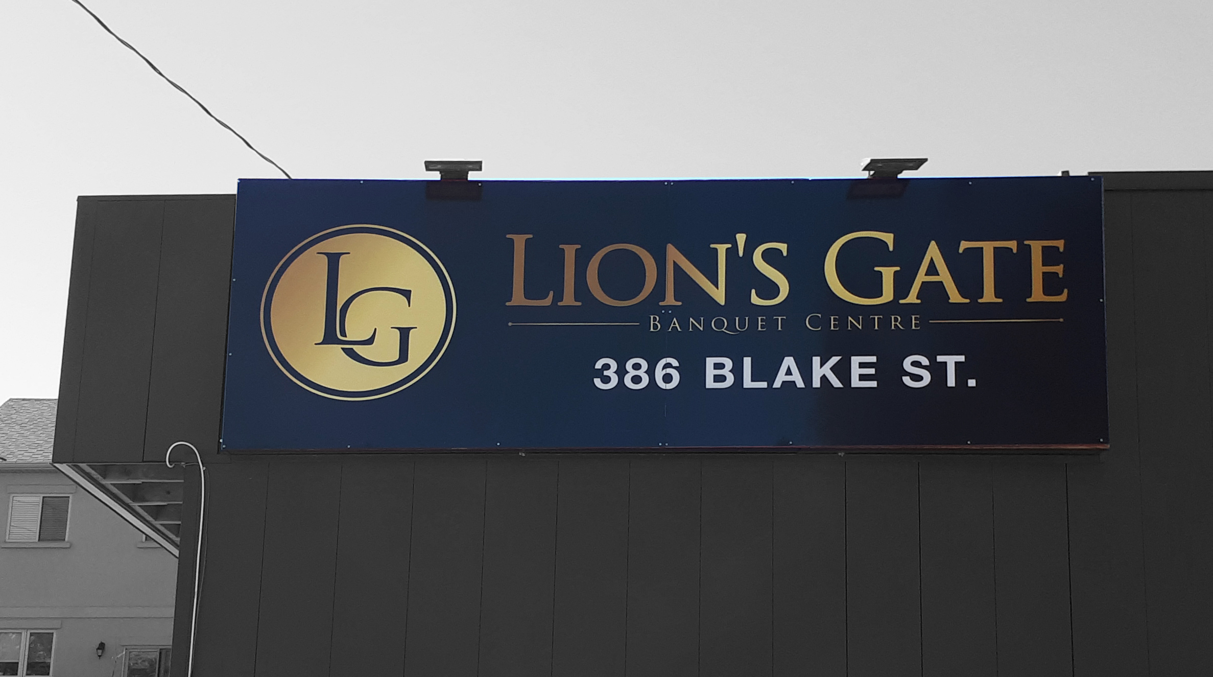 STOREFRONT SIGNS | Signz N' Designz