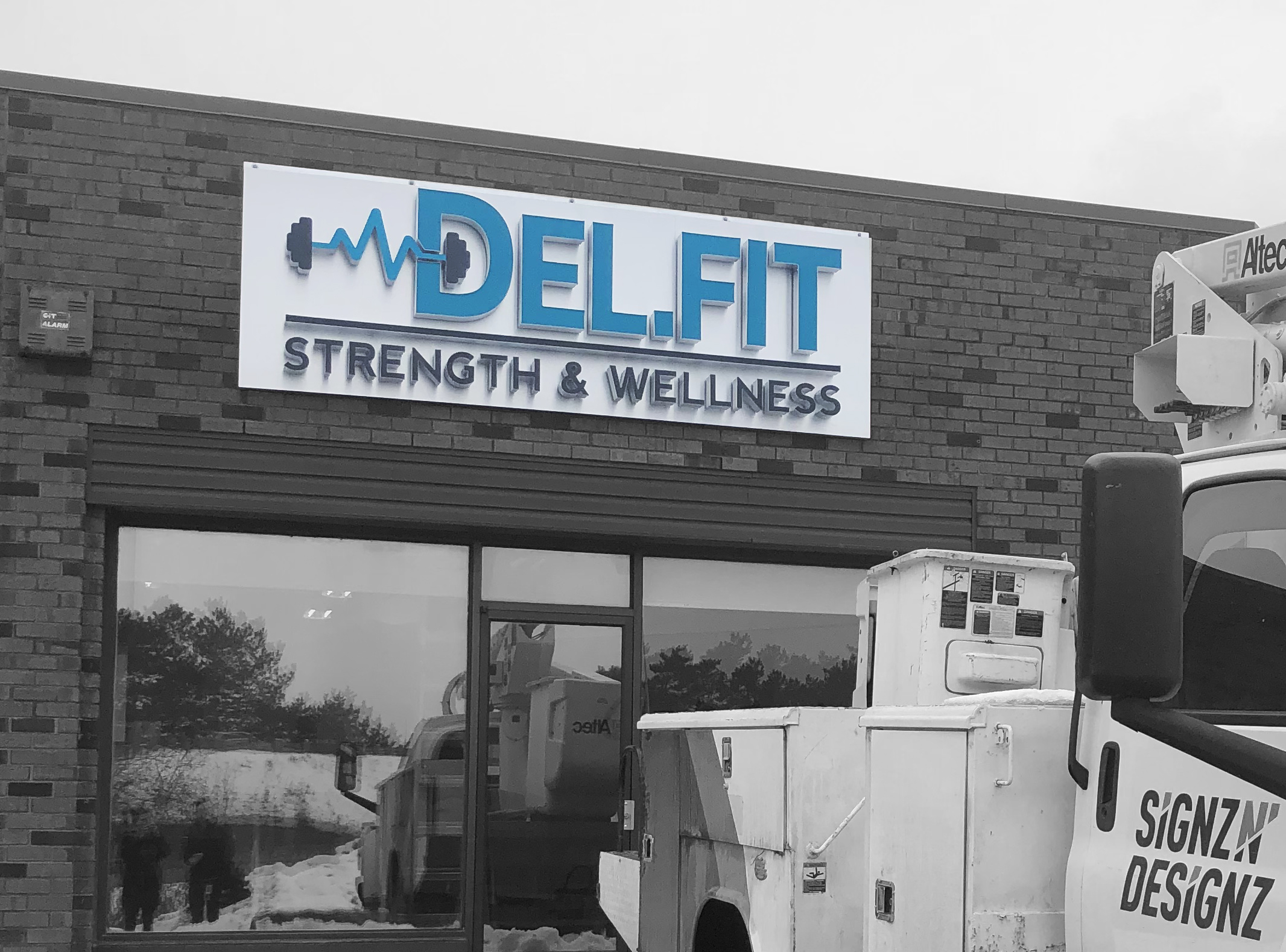 STOREFRONT SIGNS | Signz N' Designz