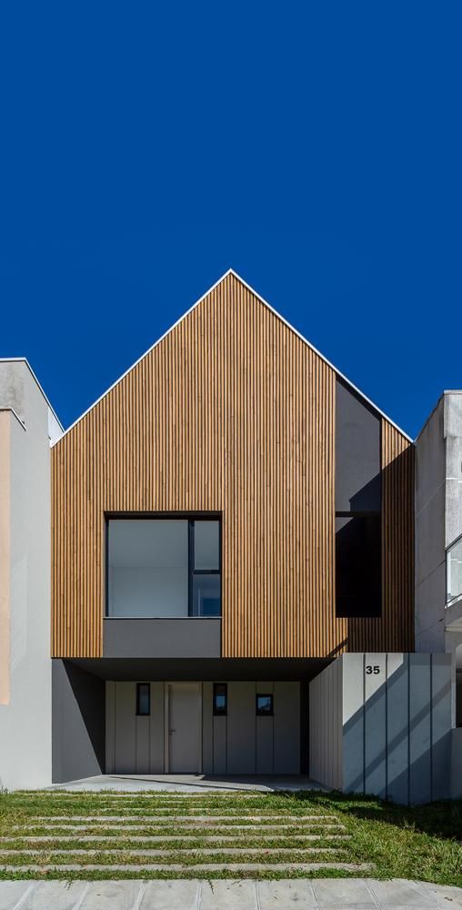 The Styles and Benefits of the 5 Most Common Roof Designs