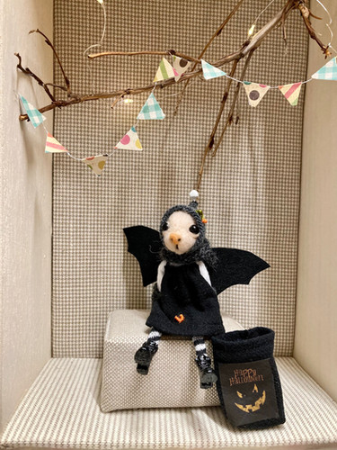 Needle felted bat mouse with bag | My Site