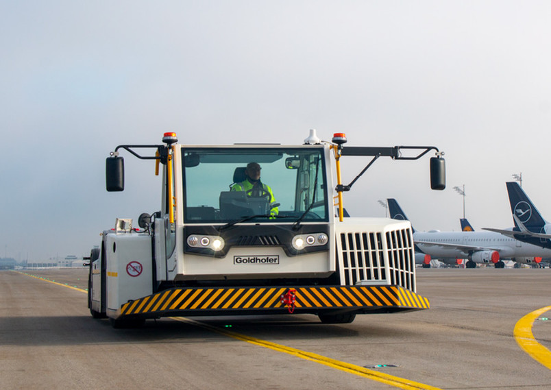 Towbarless Pushback Tractor | www.ugurel.aero