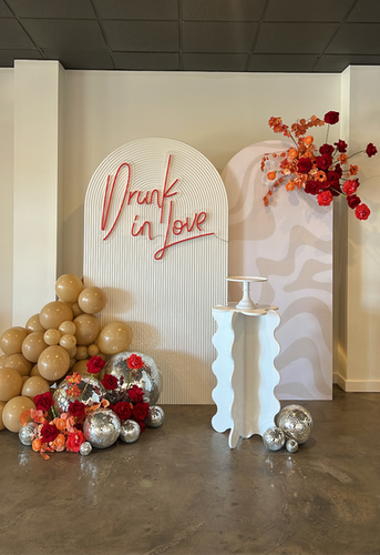White Ripple Arch | Bentley and Bobbi