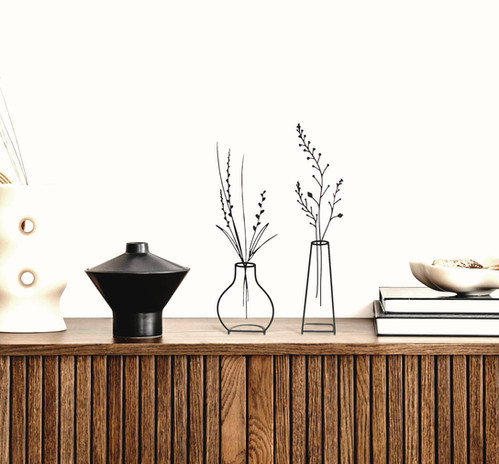 METAL VASE STAND | Glyphs Design