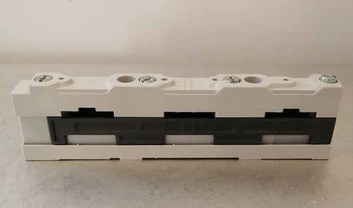 Wohner 3 Pole Busbar Support 60mm System | PQIS Ltd.