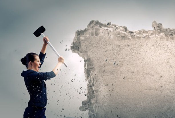 When Good Online Teachers Run into Problems, This is What They Do